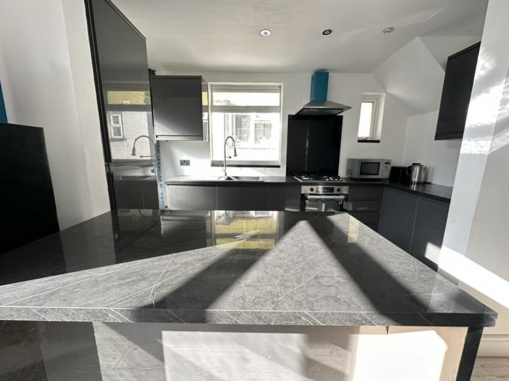 Watford Way, London, NW4 3 bed semi-detached house for sale - £640,000