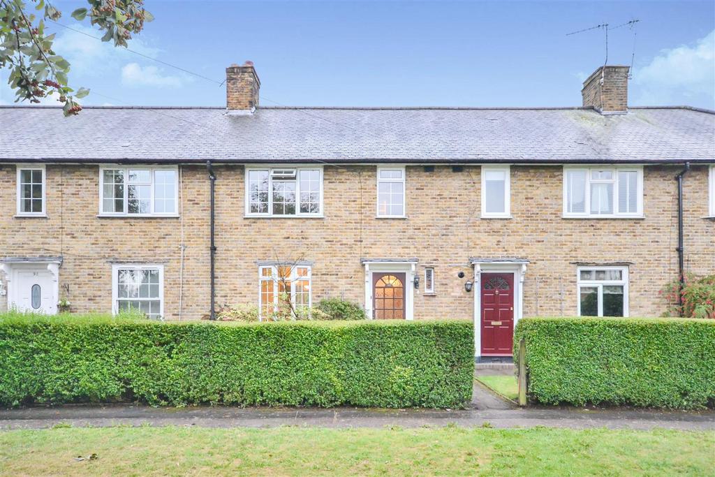 Beeleigh Road, Morden SM4 3 bed house - £2,100 pcm (£485 pw)