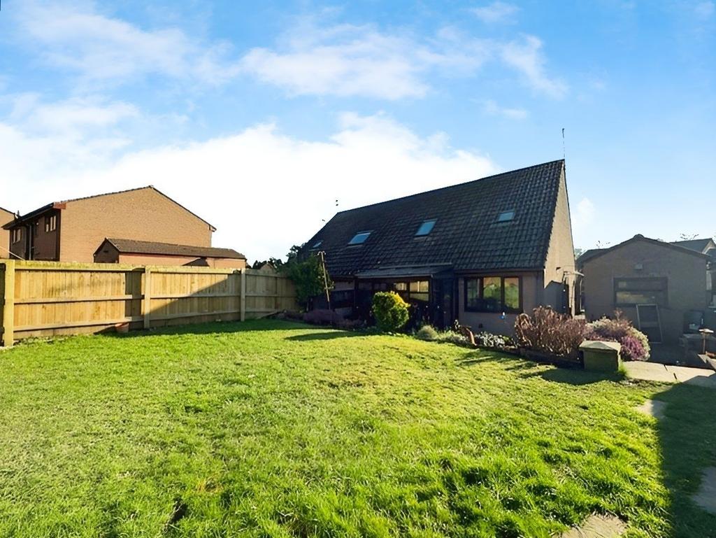 Ffordd Eynon Evans, Caledfryn... 3 bed semi-detached house for sale - £ ...
