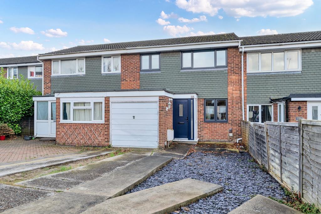 Burns Road, Royston SG8 3 bed terraced house for sale - £350,000