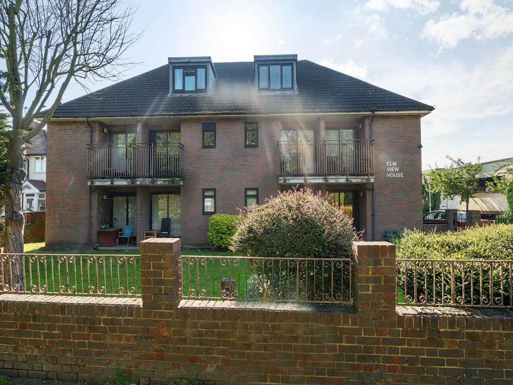Elm View House, Shepiston Lane, Hayes Studio - £1,100 pcm (£254 pw)
