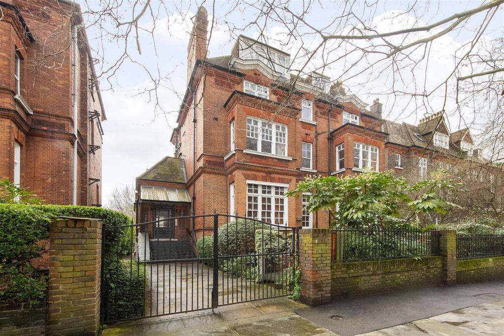 Fitzjohn's Avenue, Hampstead, NW3 2 bed flat to rent - £3,250 pcm (£750 pw)