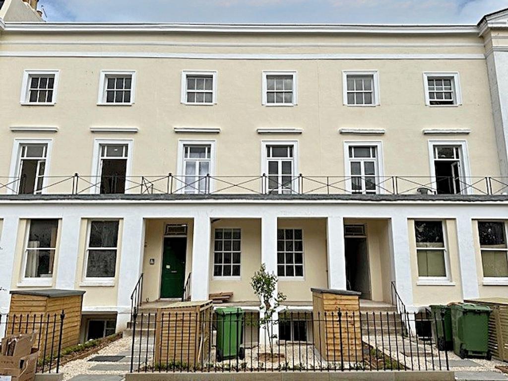 Grosvenor Street, Cheltenham GL52 1 bed property - £1,050 pcm (£242 pw)