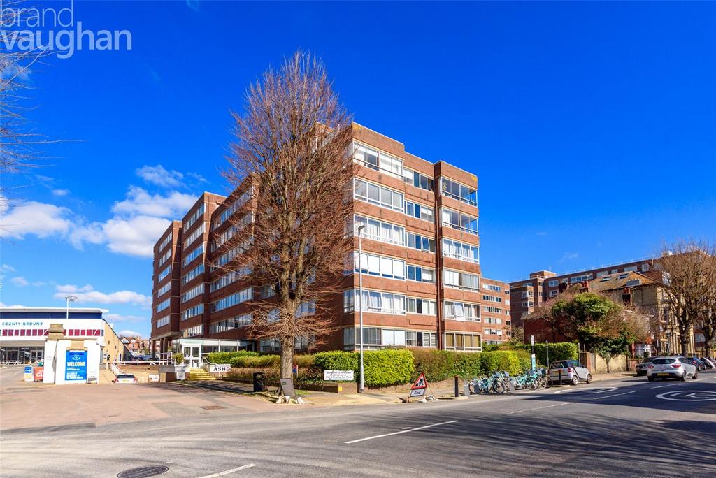 Eaton Road, Hove, East Sussex, BN3 2 bed flat - £1,600 pcm (£369 pw)
