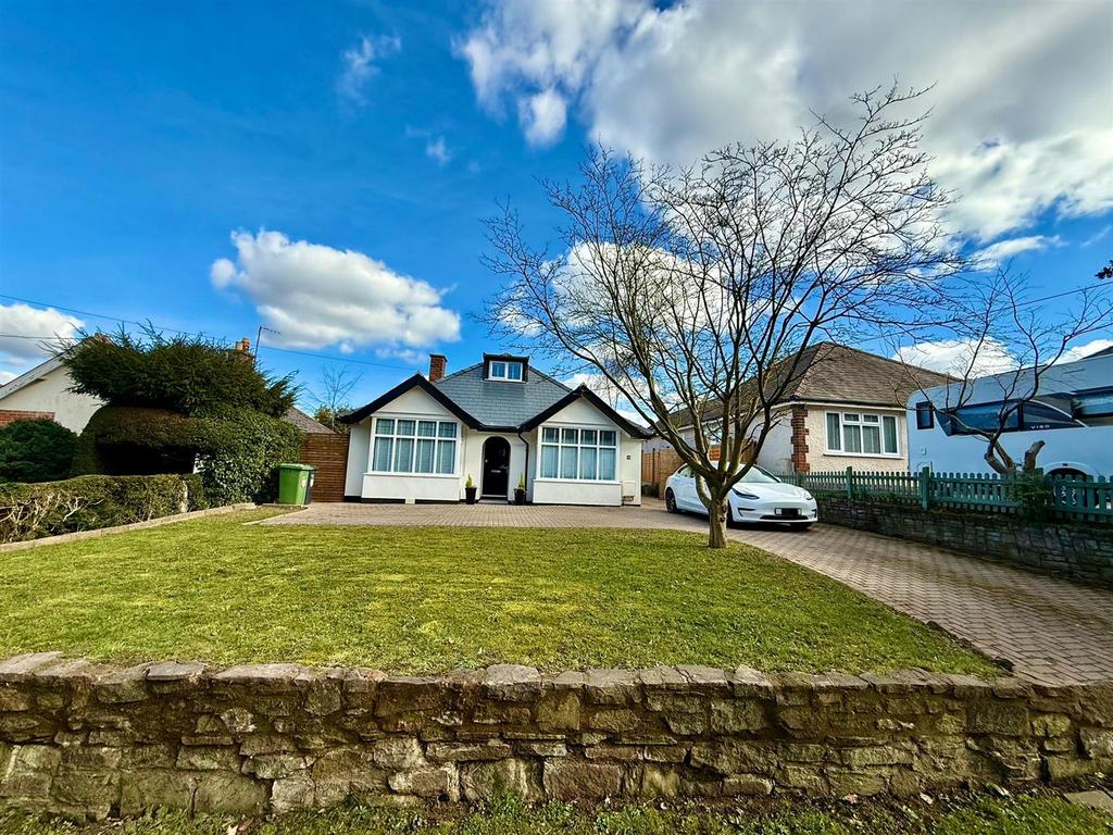 Aylestone Hill, Hereford HR1 3 bed detached bungalow for sale - £449,000