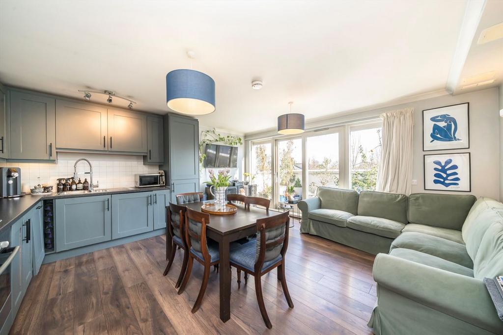 Evan Cook Close, London SE15 2 bed flat - £550,000