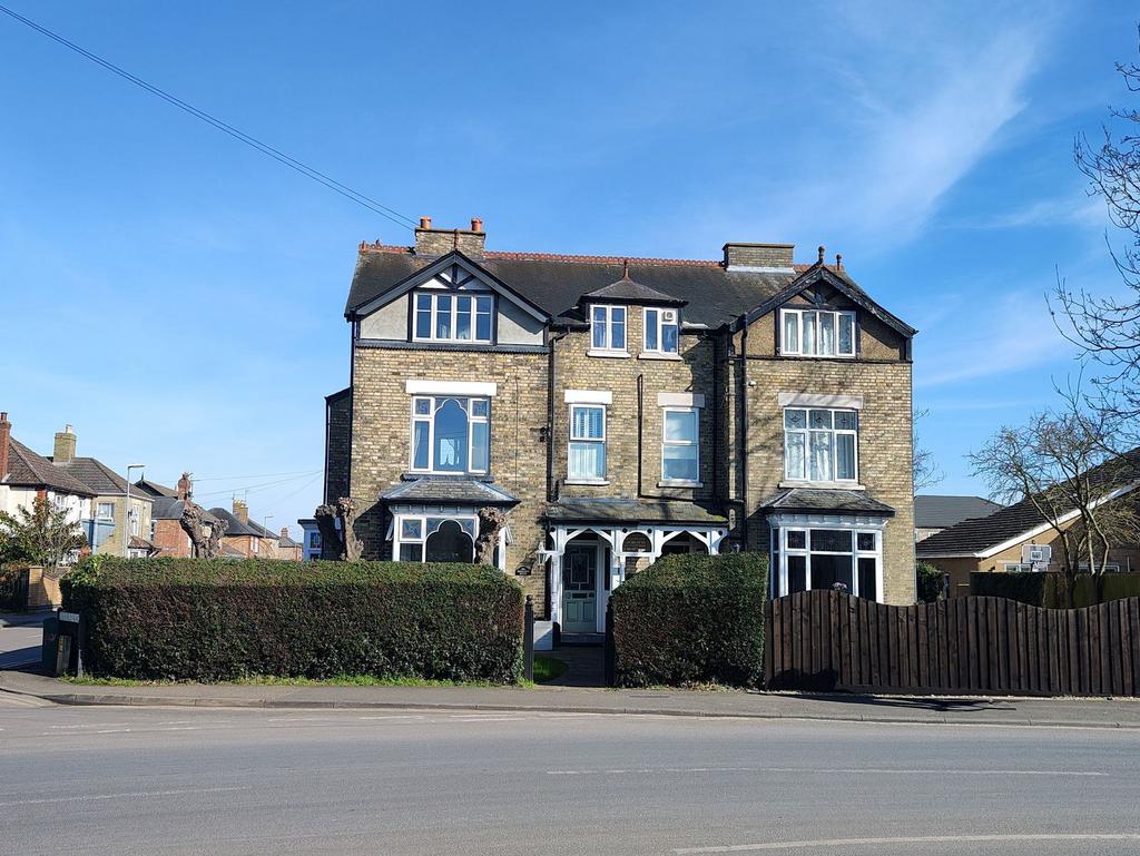 Elwyn Road, March PE15 6 bed semi-detached house - £450,000