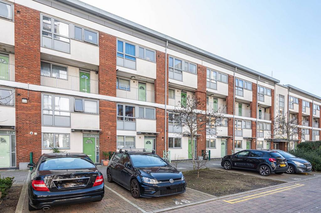 Robsart Street, Brixton, London, SW9 3 bed maisonette for sale - £500,000