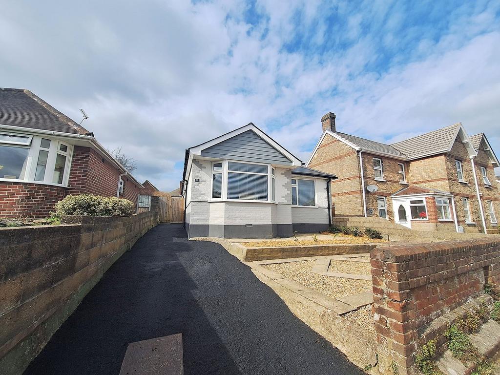 Lacey Crescent, Poole, BH15 3 bed detached bungalow - £369,950