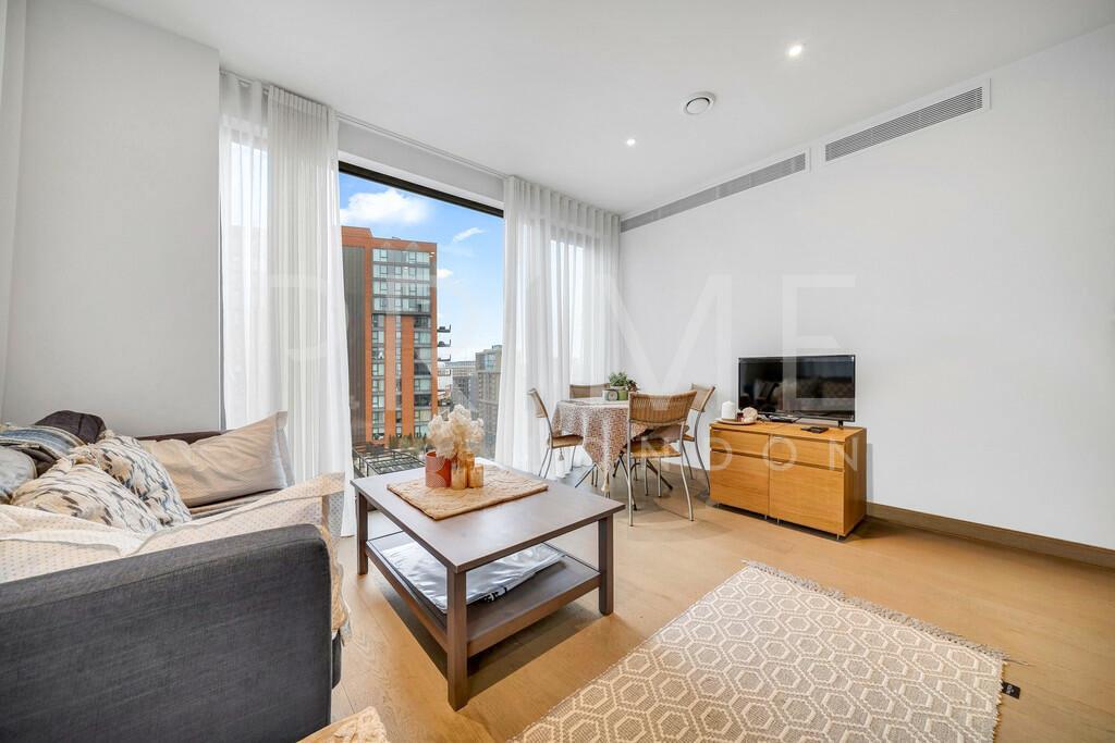 Legacy Building, Embassy Gardens... 2 bed apartment for sale - £1,150,000