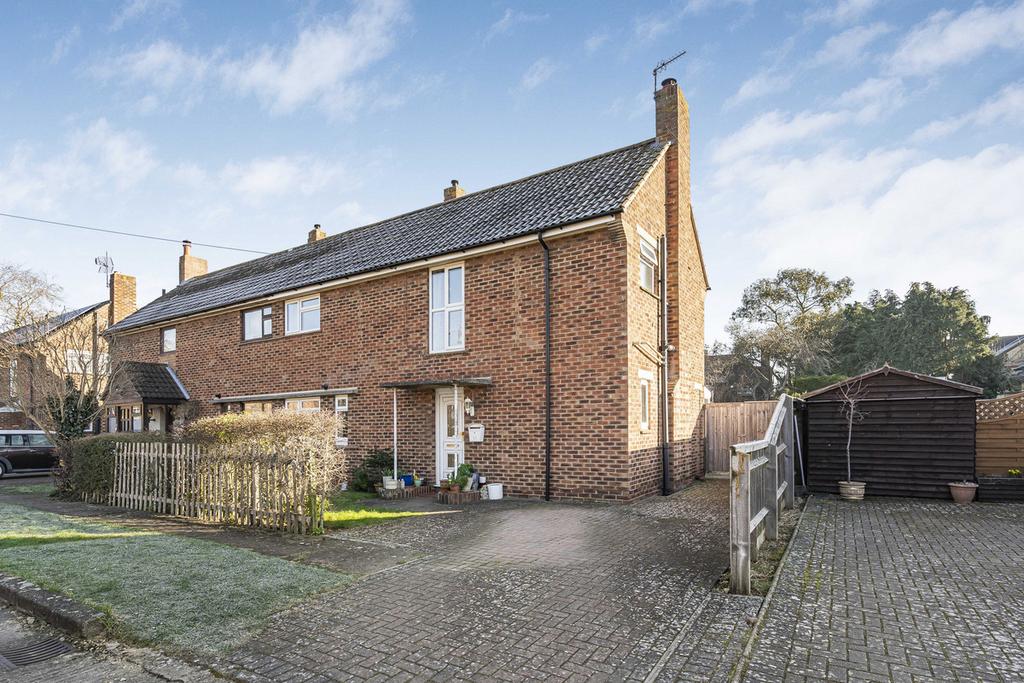 Priory Close, Bicester, OX26 3 bed semi-detached house for sale - £475,000