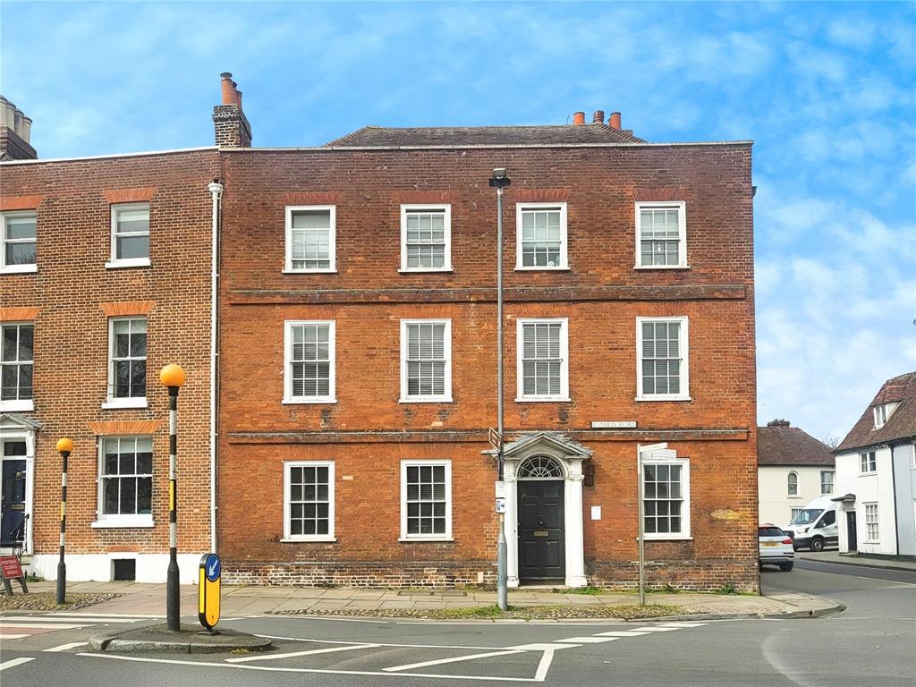 London Road, Kent CT2 2 bed flat - £1,275 pcm (£294 pw)