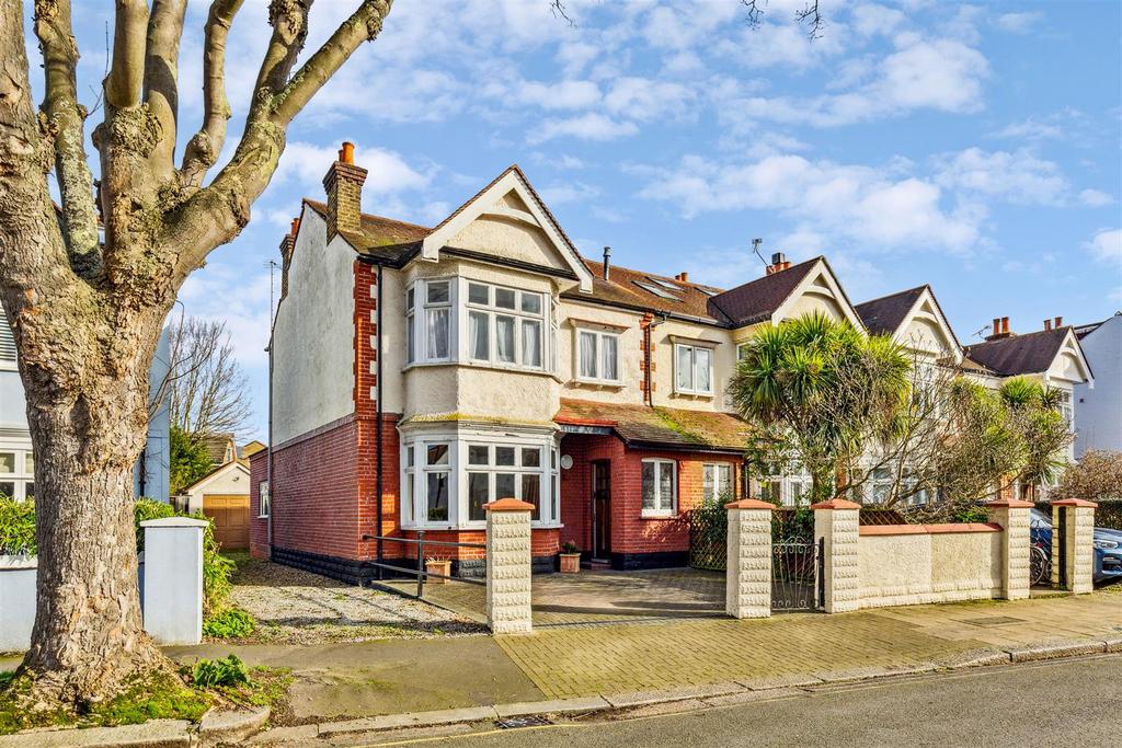 Netheravon Road, London, W4 3 bed end of terrace house - £1,595,000