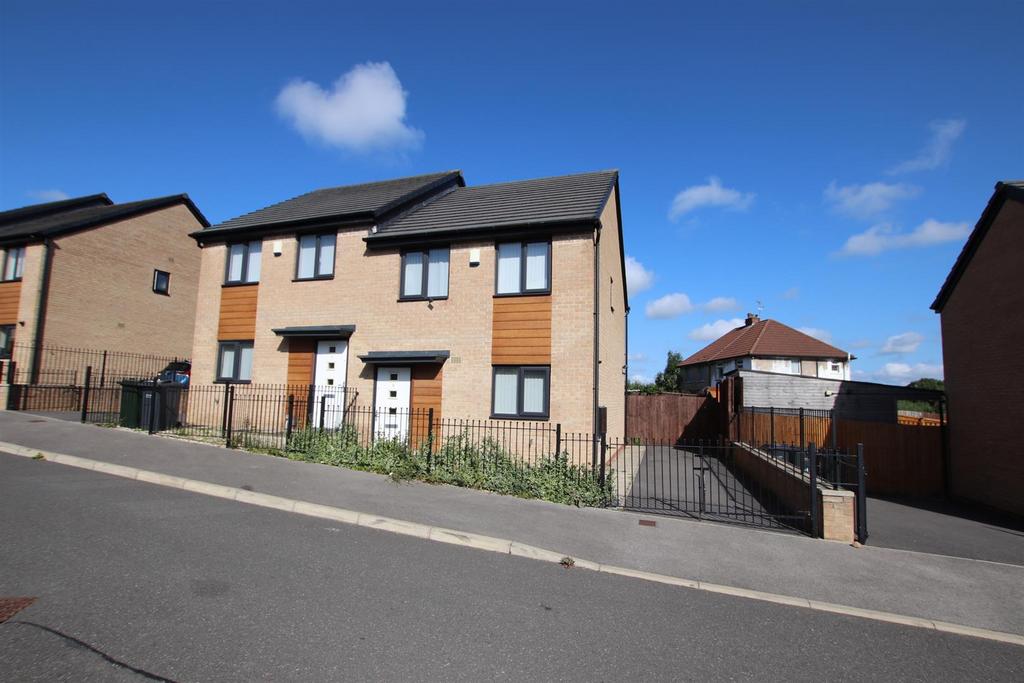 Holy Well Drive, Ravenscliffe 3 bed semi-detached house - £995 pcm (£ ...