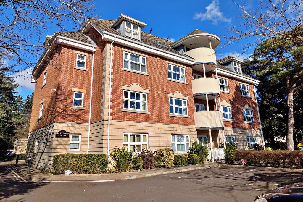 Bournemouth 3 bed flat for sale - £275,000