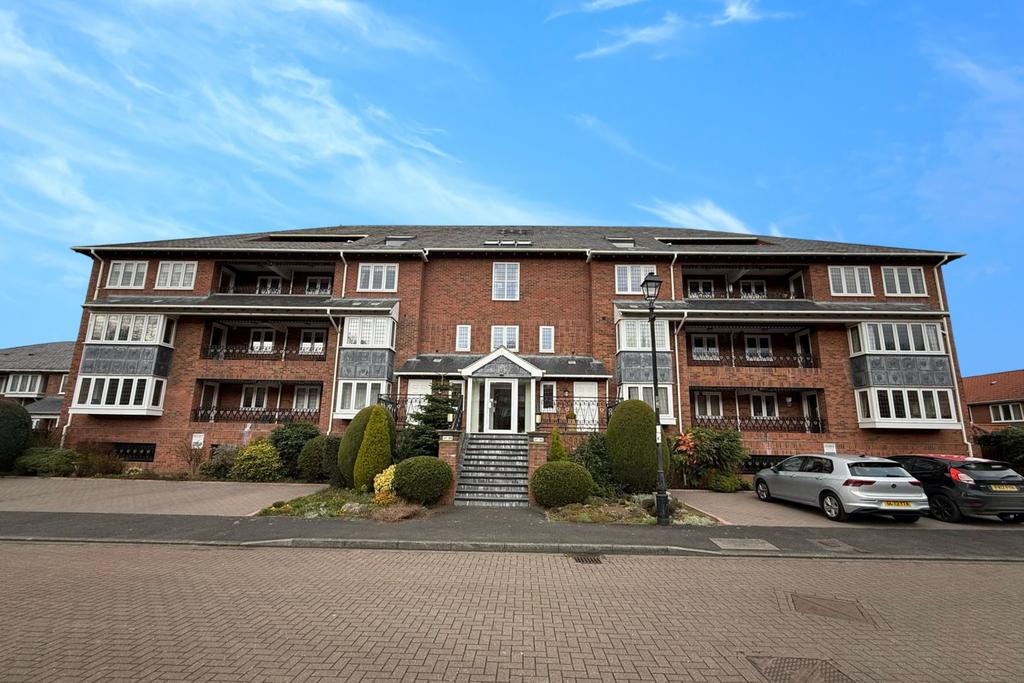 Ferens Park, Durham City, Durham, DH1 3 bed apartment - £325,000