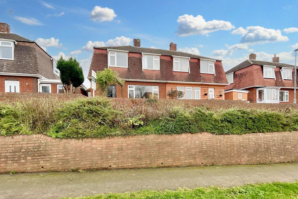 Glasshouse Lane, Exeter EX2 3 bed semi-detached house - £235,000