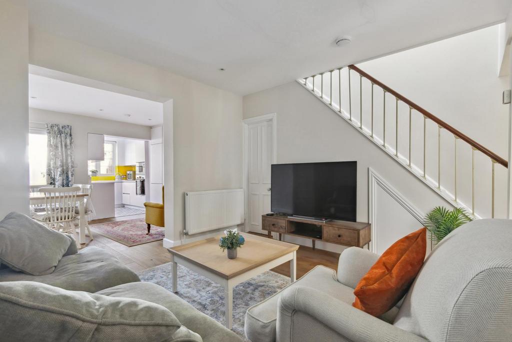 Roupell Street, London SE1 3 bed apartment - £4,983 pcm (£1,150 pw)