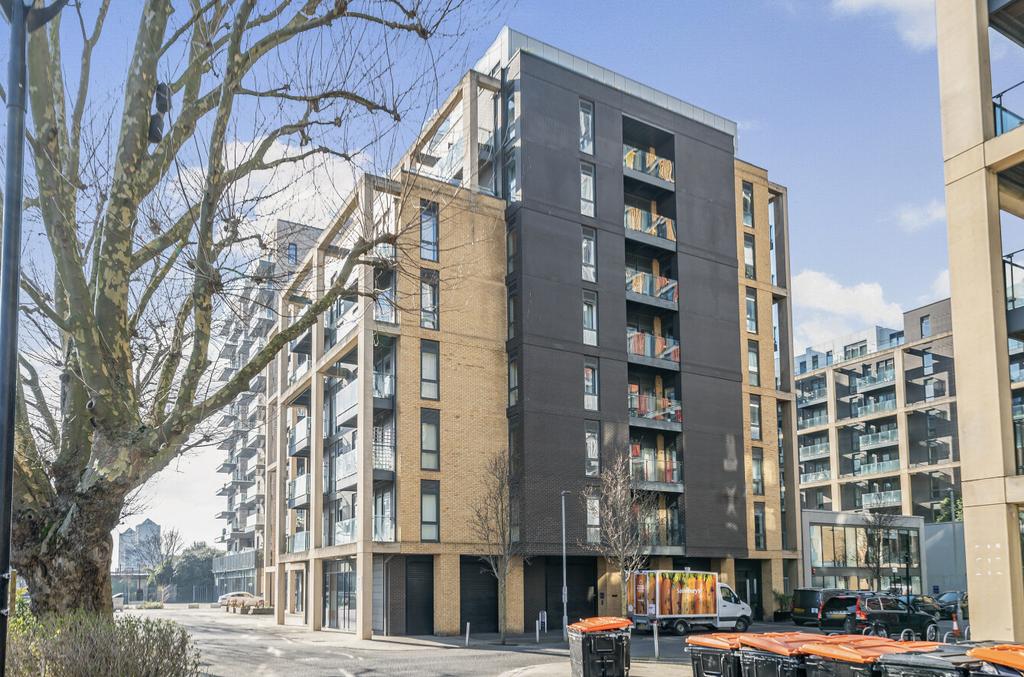 Kennet House, 8 Enterprise Way... 2 bed apartment - £150,000