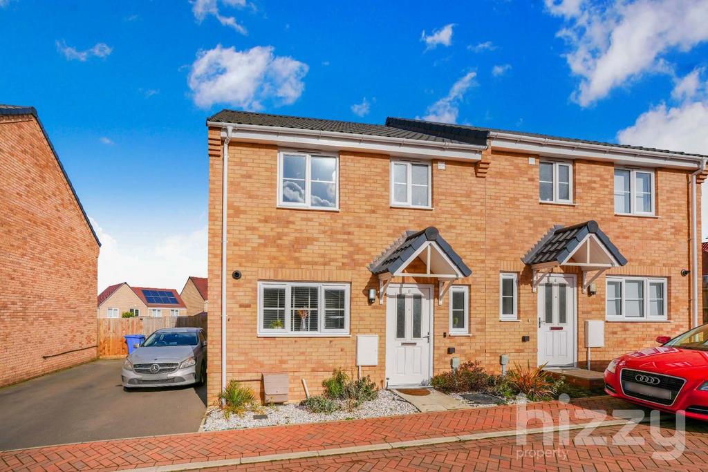 Hudson Way, Hadleigh IP7 2 bed semi-detached house for sale - £285,000