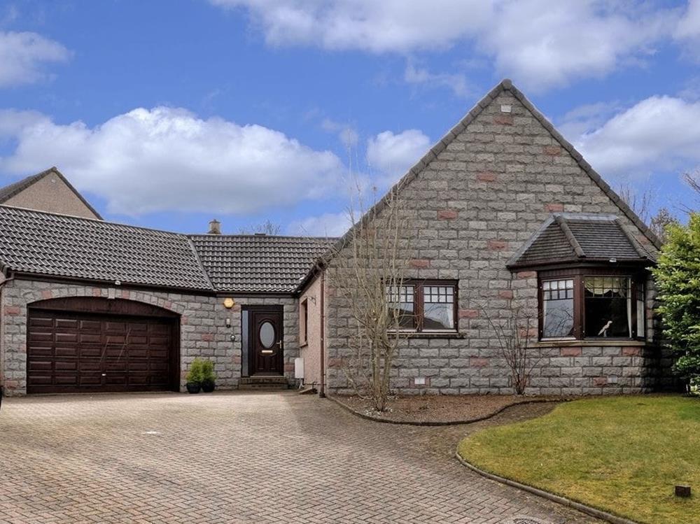 Migvie Grove, Kingswells, AB15 4 bed detached house - £1,900 pcm (£438 pw)