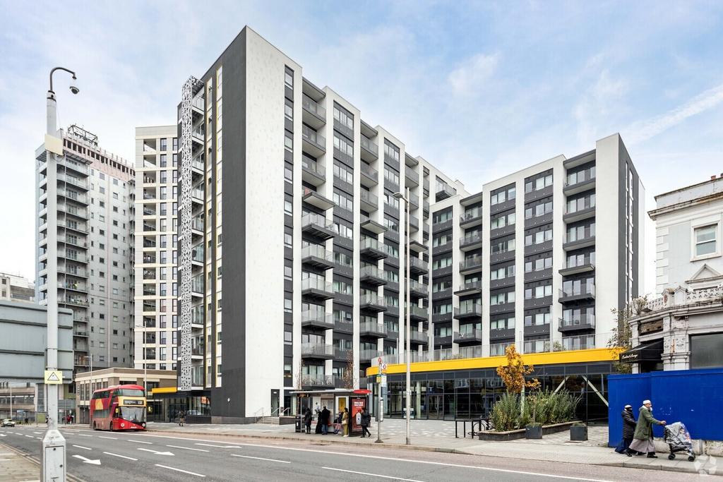 51- 69 Ilford Hill, Ilford IG1 2 bed apartment to rent - £1,850 pcm (£ ...