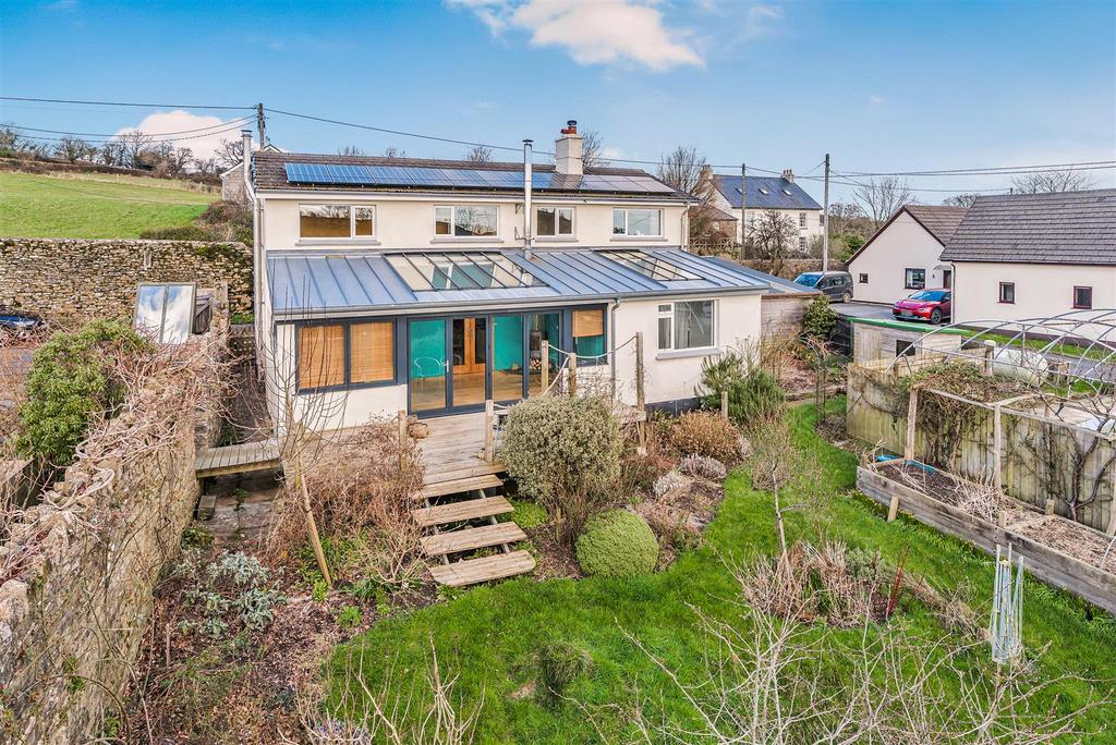 Broadhempston, Totnes 3 bed detached house for sale - £600,000