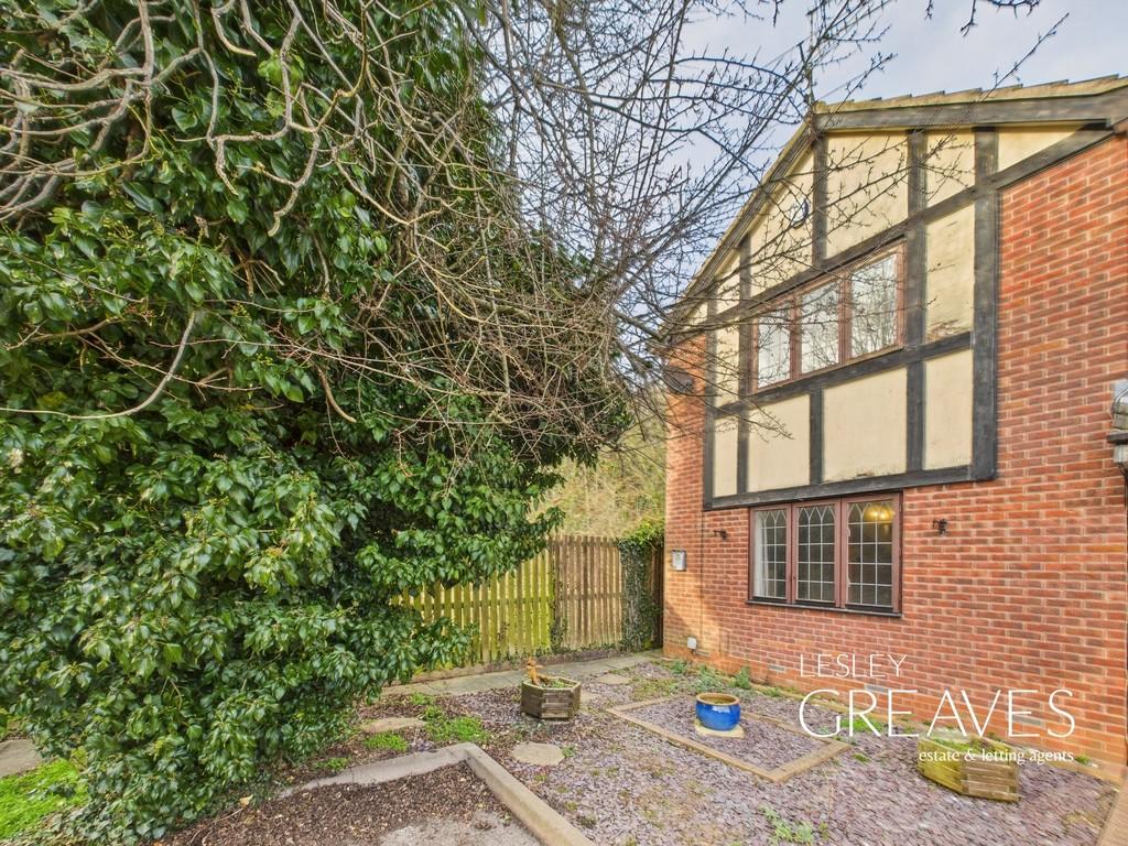 The Elms, Colwick, Nottingham 2 bed townhouse - £175,000