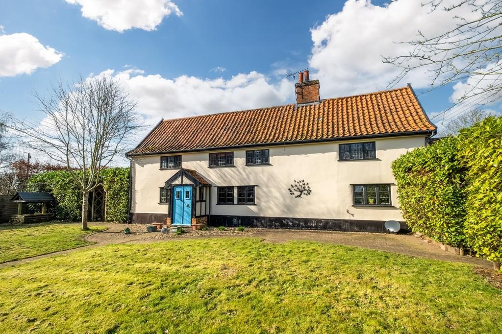 Bressingham 4 bed detached house - £500,000