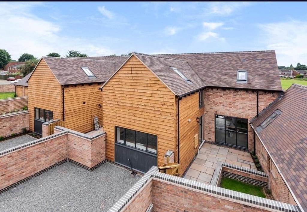 Priory Road, Wolston 3 bed barn conversion - £495,000