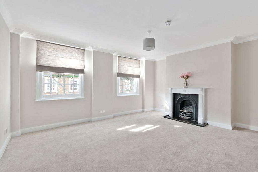 Charlwood Place, Pimlico, London... 2 bed maisonette - £3,250 pcm (£750 pw)