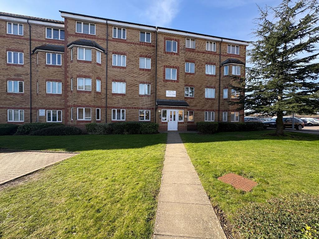 Orchid Close, Luton, Bedfordshire... 2 bed apartment - £185,000