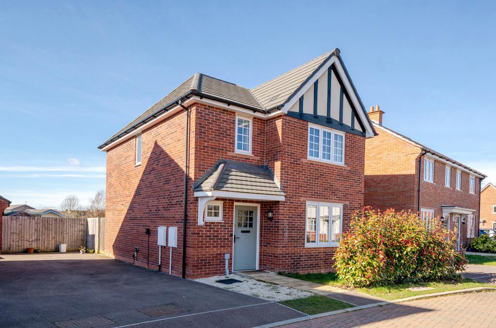Daffodil Drive, Walton Cardiff... 3 bed detached house for sale - £375,000