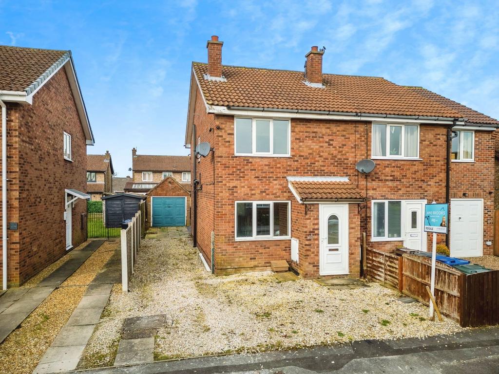 Ferry Close, Hemingbrough YO8 2 bed semi-detached house for sale - £170,000