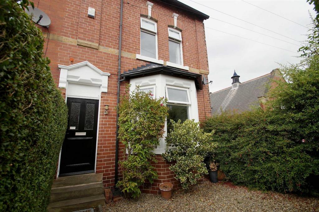 Haigh Road, Rothwell, Leeds 3 bed terraced house - £1,095 pcm (£253 pw)