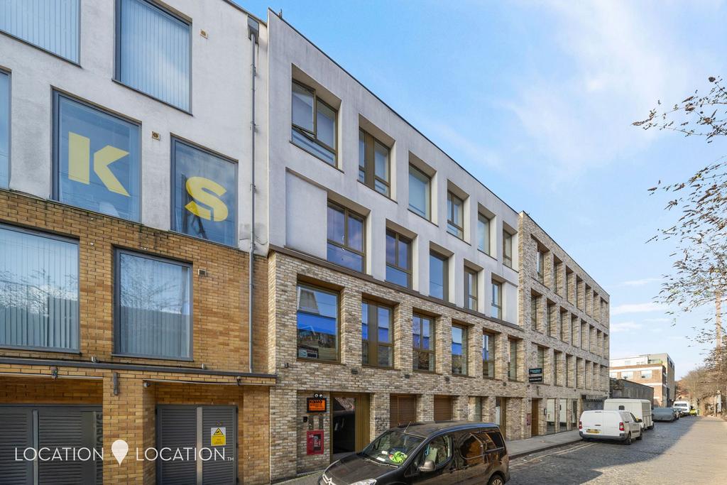 Andre Street, London, E8 2 bed flat for sale - £550,000
