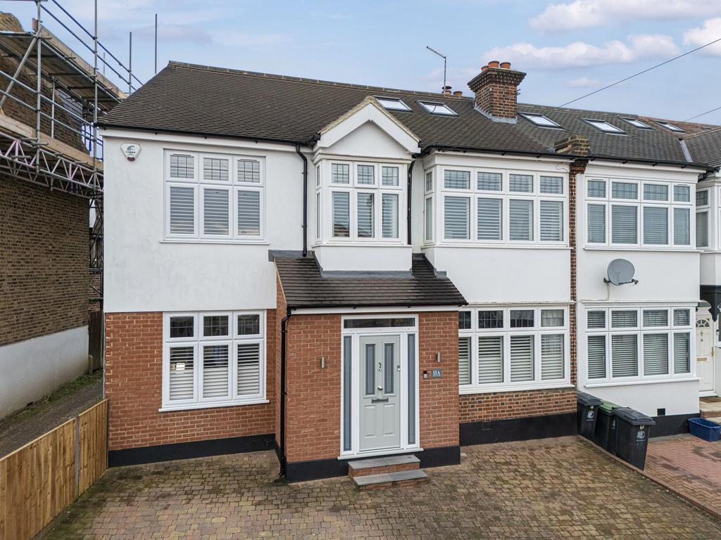 Princes Road, Buckhurst Hill, IG9 4 bed end of terrace house for sale - £900,000