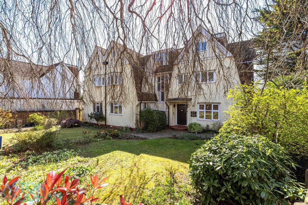 Dyke Road, Hove BN3 2 bed apartment - £365,000