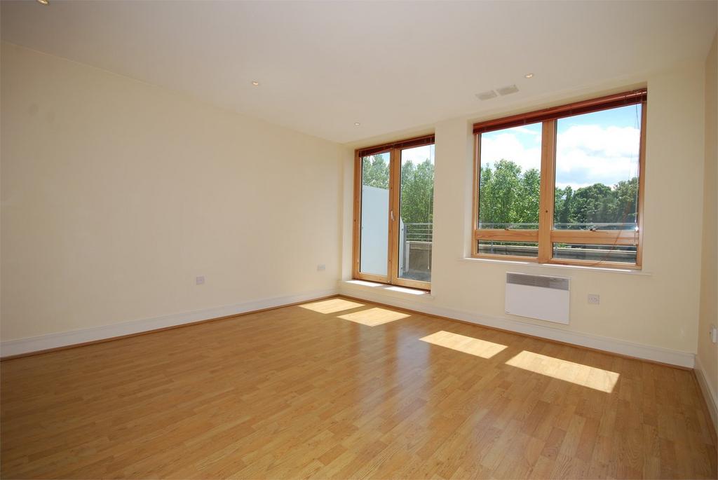 Lait House, 1 Albemarle Road... 1 bed apartment - £1,500 pcm (£346 pw)