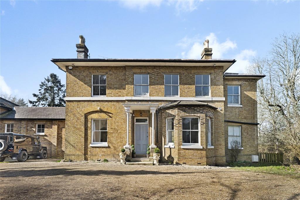 Woodgreen Road, Waltham Abbey, Essex... 4 bed semi-detached house - £ ...