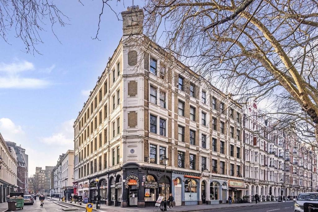 Great Russell Street, London WC1B 3 bed flat for sale - £1,750,000
