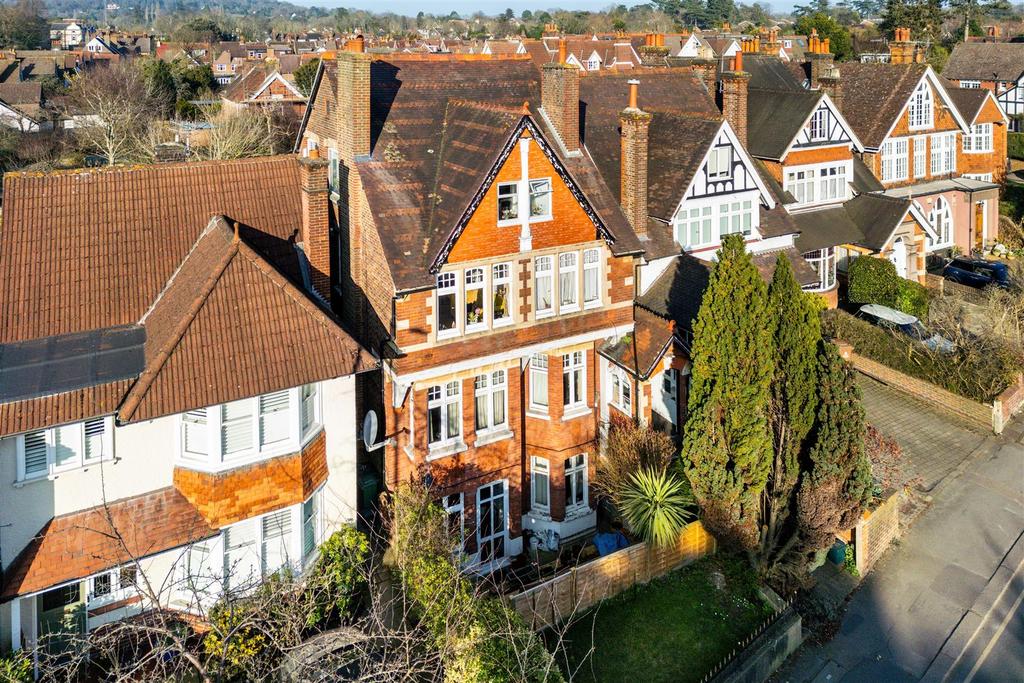 Reigate Road, Reigate 2 bed flat - £325,000