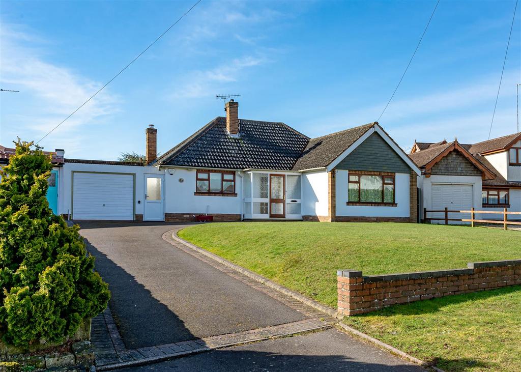 71 Bratch Lane, Wombourne, Wolverhampton 2 bed bungalow - £450,000