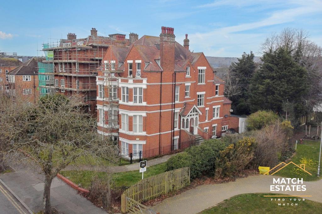Shorncliffe Road, Folkestone CT20 2 bed apartment for sale - £150,000