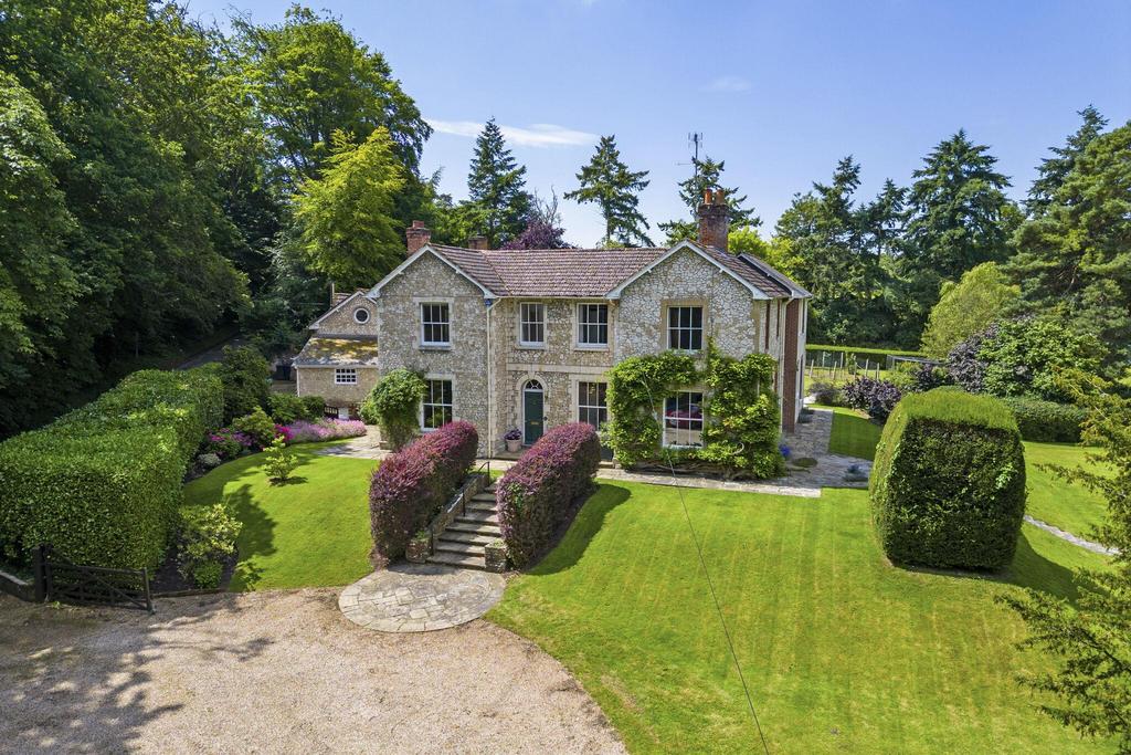 Dippenhall, Farnham, Surrey, GU10 8 bed detached house - £2,350,000