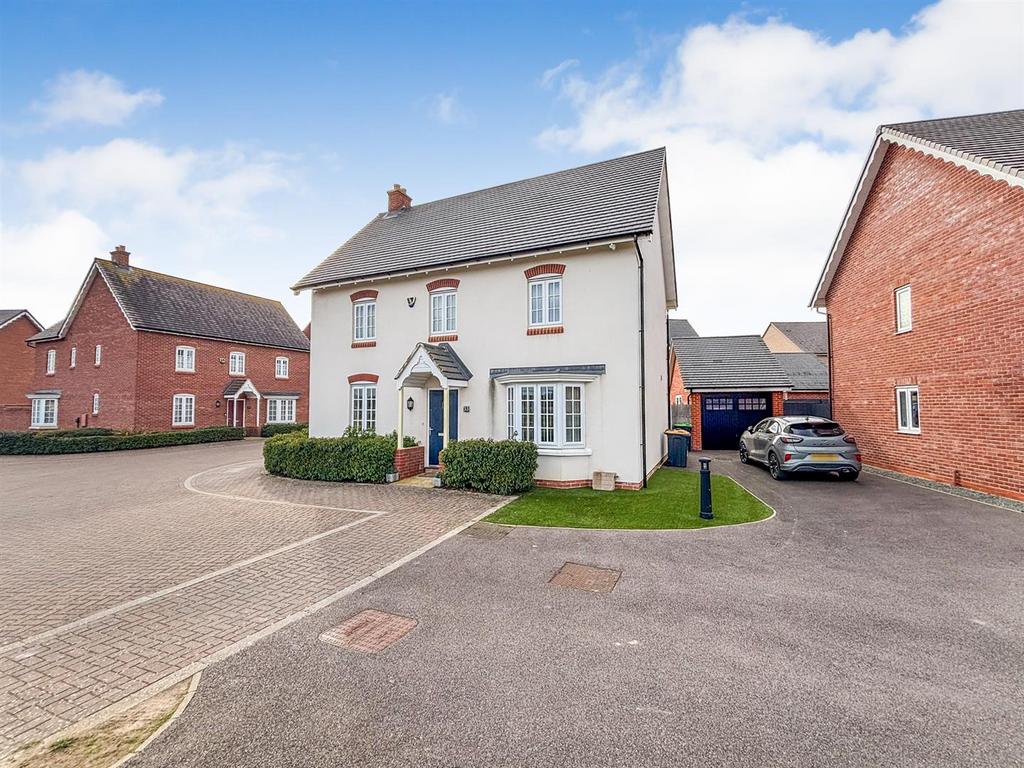 Edith Avenue, Great Denham, Bedford 4 bed detached house - £550,000