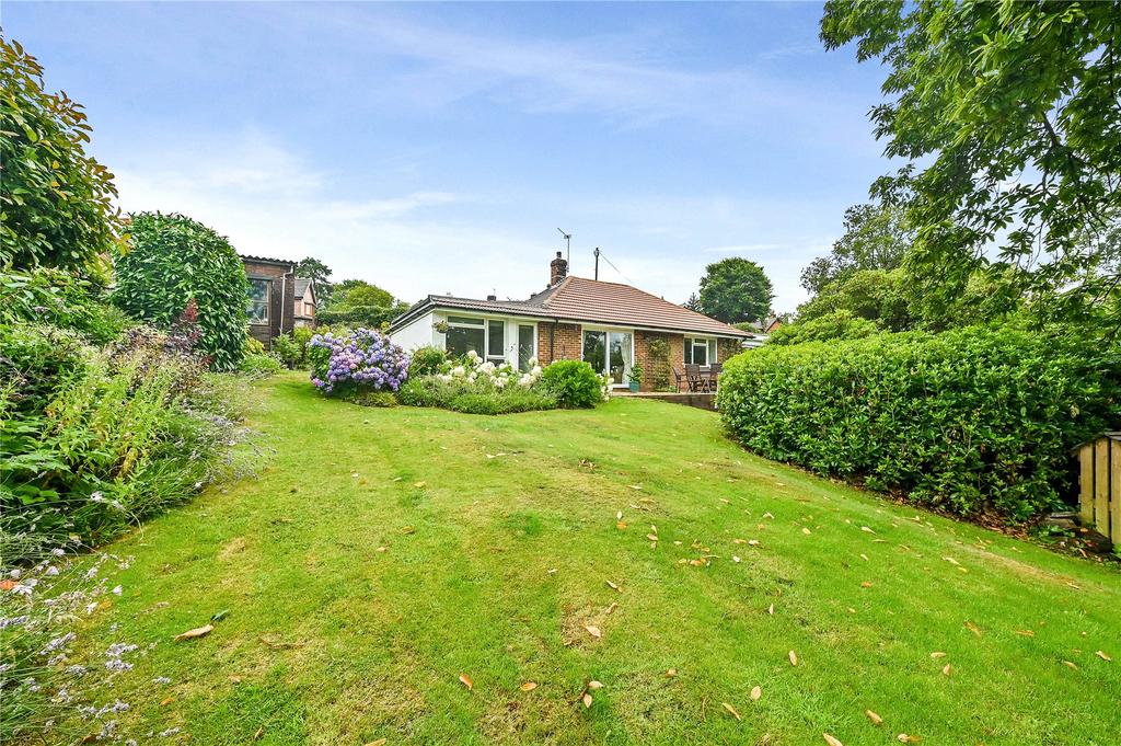 Corry Road, Surrey GU26 3 bed bungalow - £598,000