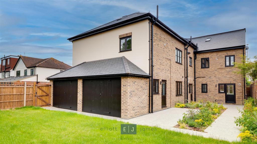 Freya Lodge, Loughton IG10 1 bed apartment for sale - £425,000