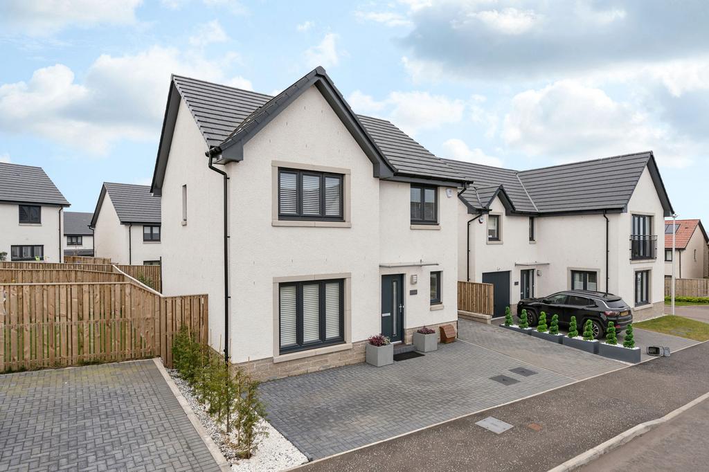 22 Springwells Park Blindwells... 3 bed detached house - £330,000