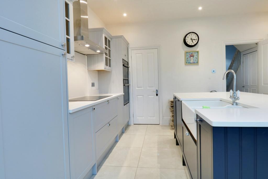 Days Lane, Sidcup DA15 3 bed semi-detached house to rent - £2,600 pcm ...